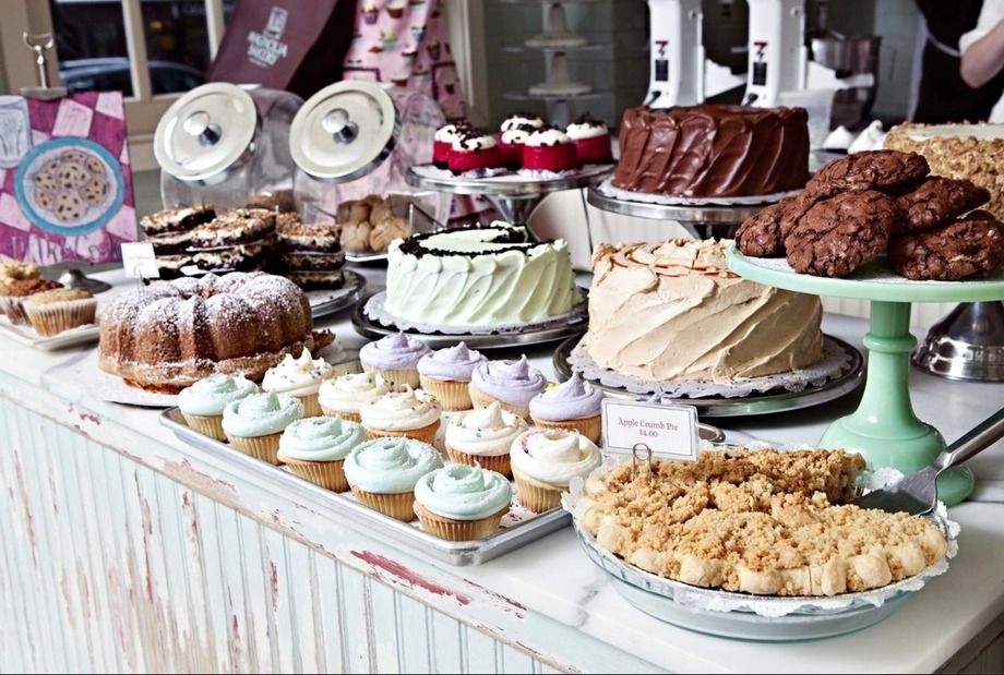Magnolia Bakery NYC: World-Famous Cupcakes and Banana Pudding